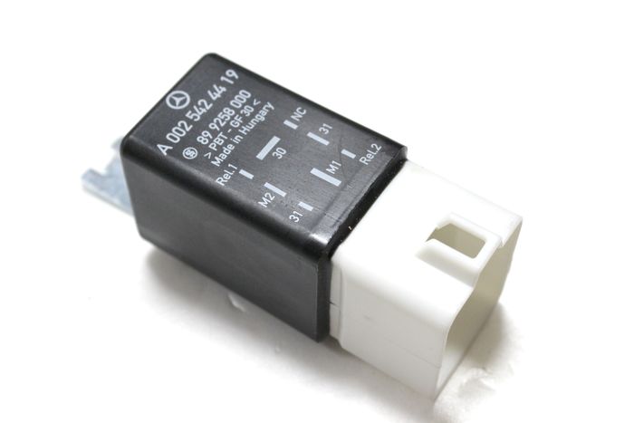 0025424419 | リレー | メルセデスベンツの部品パーツ