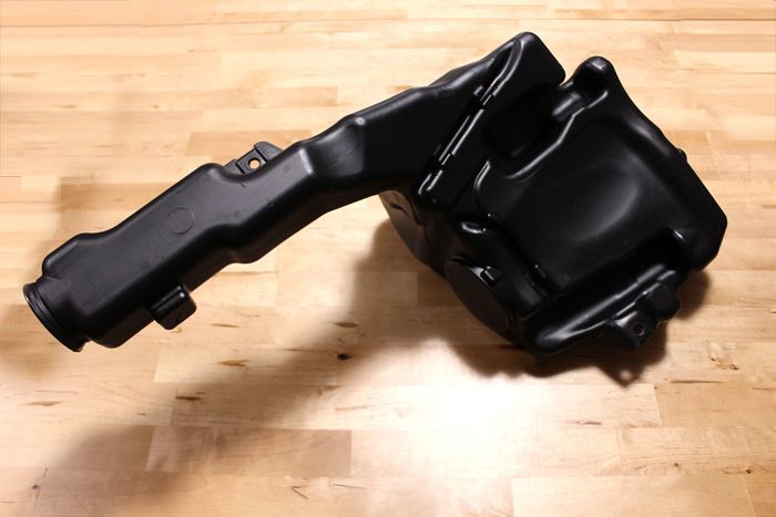 204-869-0400/2048690400 | ウォッシャータンク / ダッシュポット / フルードコンテナ | メルセデスベンツの部品パーツ