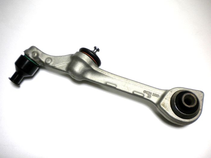 メルセデスベンツの部品パーツ 『W221に対応の純正ロワコントロールアーム (A2213308107)』